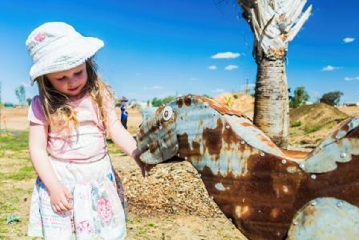 Public art in Muttaburra | Explore the Barcaldine Region